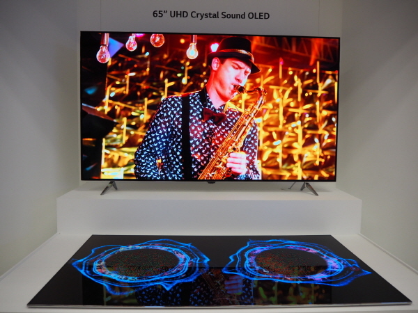 [CES 2017] LGD 한상범 “OLED 확대”… 화면서 소리나는 OLED TV 공개