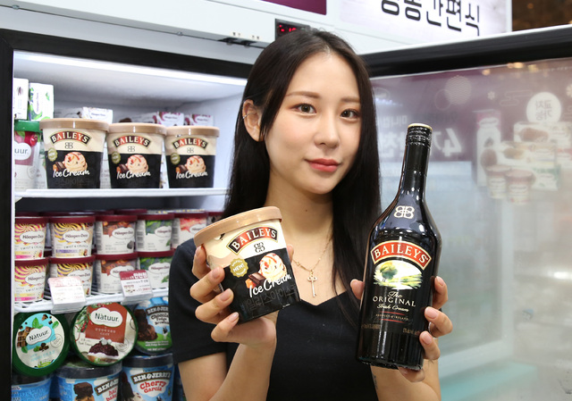 고급·프리미엄 ‘술’ 선호… 위스키 맛 아이스크림도 뜬다