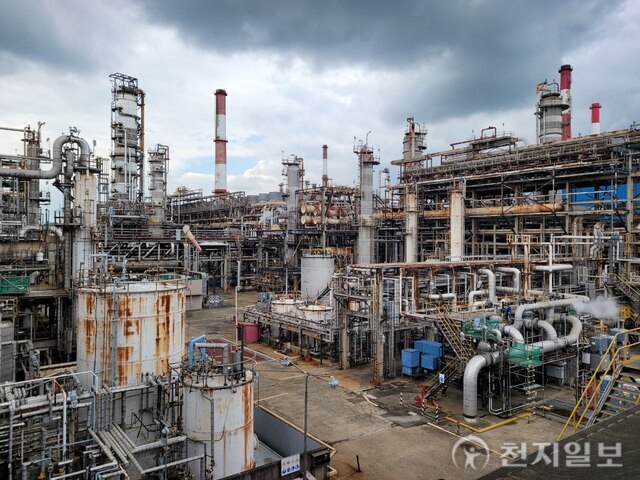 [르포] 60돌 ‘韓에너지 심장’ SK 울산CLX… “친환경 투자로 ‘넷제로’ 달성”
