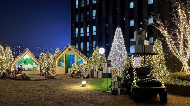 “화려한 크리스마스”… 연말 분위기 만끽할 ‘사진 명소’ 호텔은?