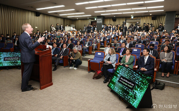 MS Vice Chair Brad Smith “AI is a technology to help people, but it ...