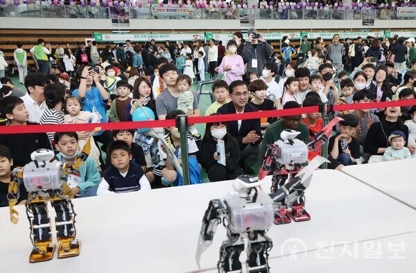 대전 동구, 비 와도 즐거운 ‘101살 어린이날 대잔치’ 북적