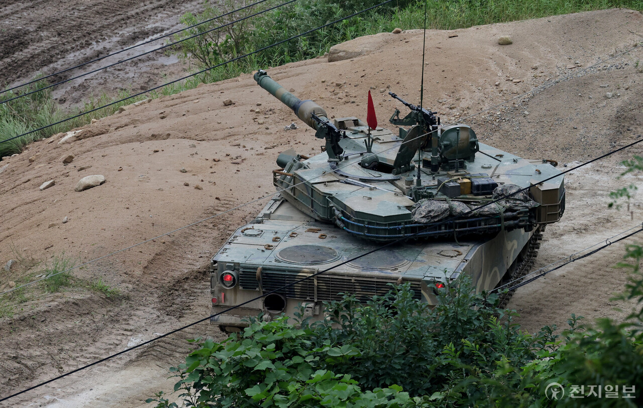 [포토] 기동·화력지원 훈련하는 K1A2