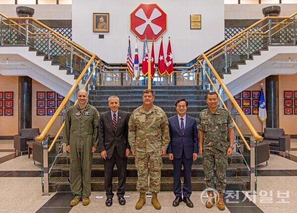 김동연 지사, 주한미대사와 평택 캠프 험프리스 방문