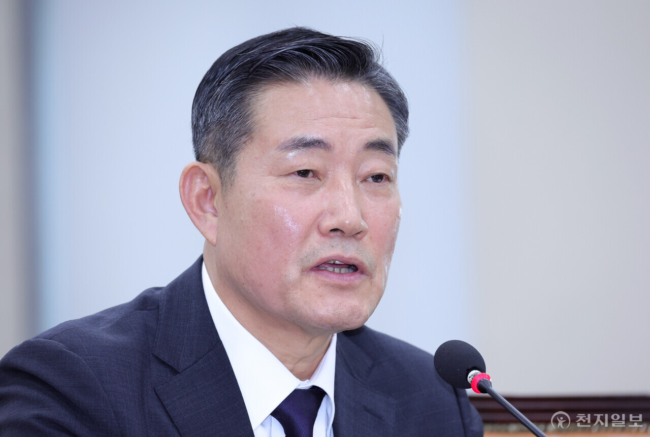 [포토] 답변하는 신원식 후보자