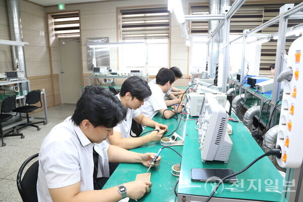 [Exploring Specialized High Schools for Professionals⑥] ‘Invention and ...