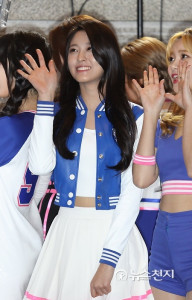 [포토] ‘SBS 가요대전’ AOA 설현·유나 ‘바인 360 통해 상큼한 인사’