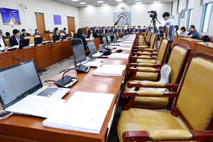 [포토] ‘반쪽 과방위’ 주재하는 장제원 위원장